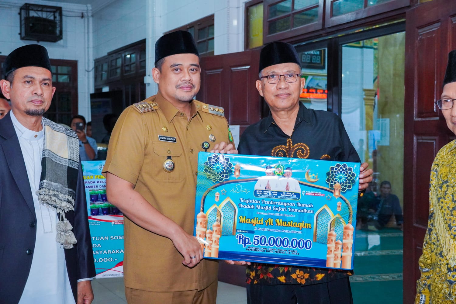 Bobby Nasution Safari Ramadhan Memperkuat Silaturrahmi. - Membaranews Bobby Nasution Safari Ramadhan Memperkuat Silaturrahmi. - Membaranews